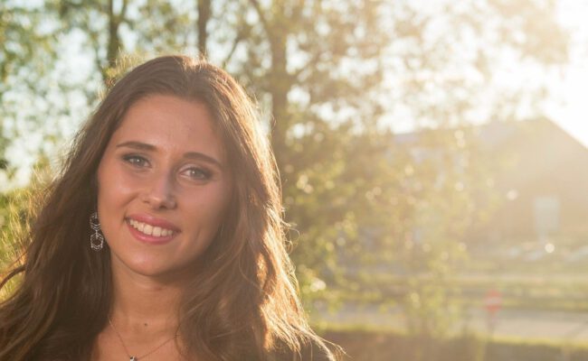 Ontdek Raphaëlla Deuringer, sexy realityster en ex-vriendin van Dante Vanzeir