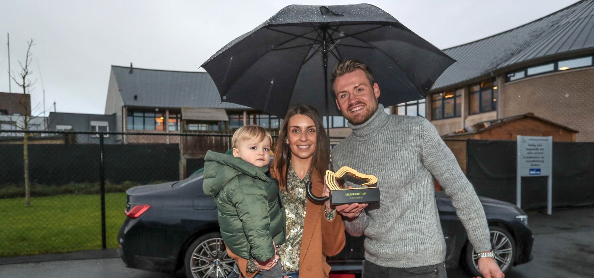 Ontdek Jasmien Claes, de sterke vrouw achter gouden schoen Simon Mignolet