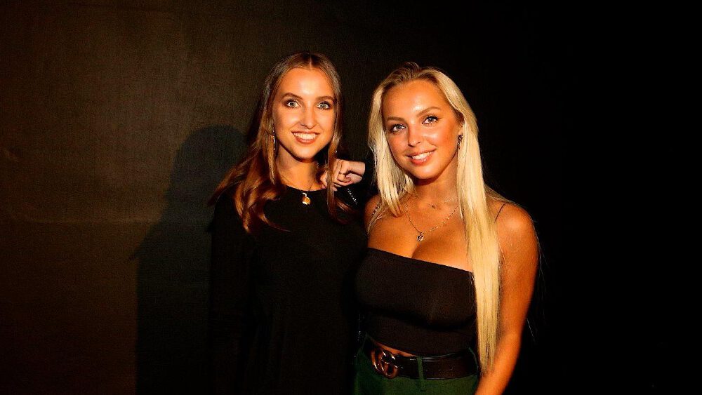 Luna Stevens doet monden openvallen met hete kalender